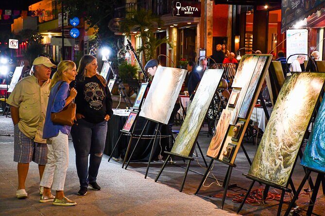 Viva la Plaza! The Story Tellers Private Tour - Authentic Experiences and Genuine Insights