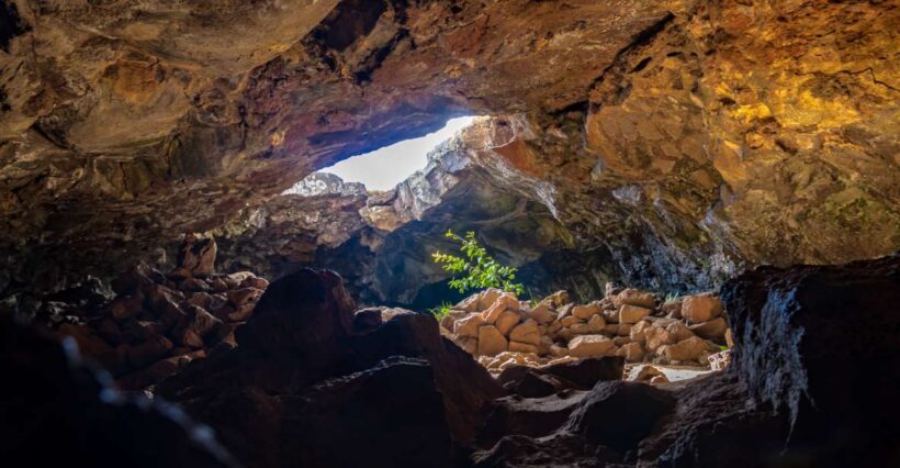 Volcanic Refuges: Excursion to Underground Civilization - Authenticity and Satisfaction