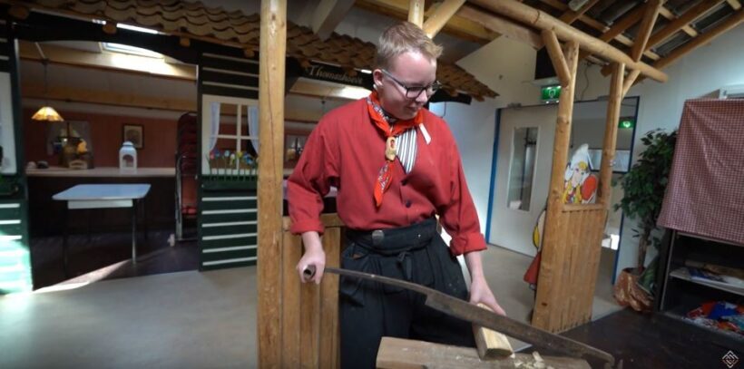Volendam: 2-Hour Clogmaking Workshop and Cheese Tour - Introduction