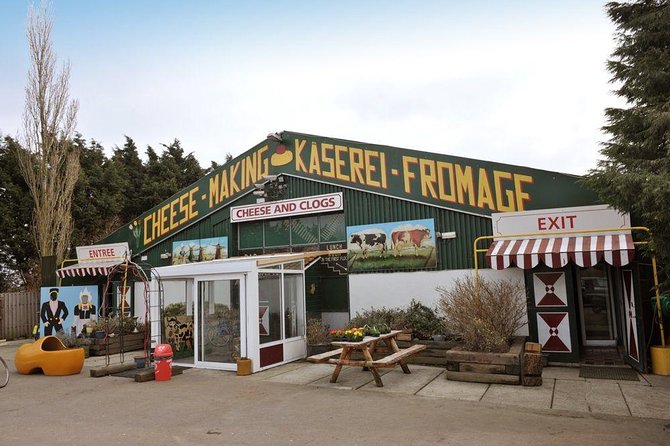 Volendam & Marken Private Tour in luxury Jaguar S Type 1/2 day - The Small Extras That Make a Difference