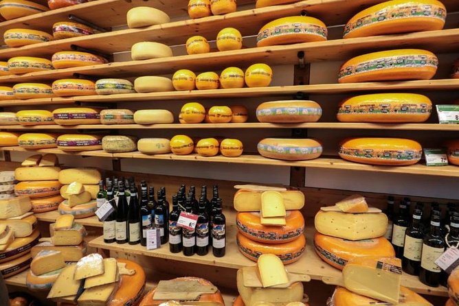 Volendam & Marken Private Tour in luxury Jaguar S Type 1/2 day - Who Is This Tour Best For?