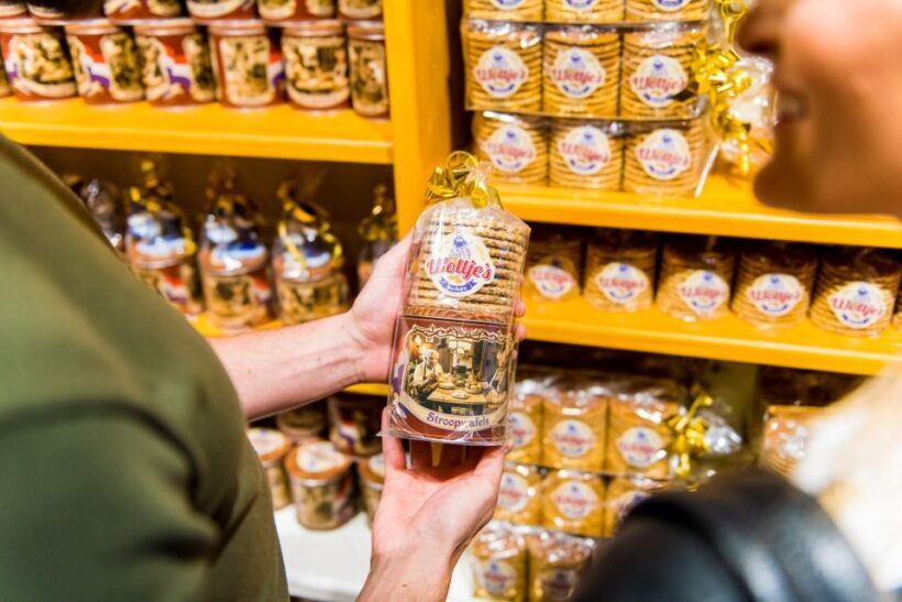 Volendam: Stroopwafel Experience with Tasting - What to Expect from the Experience
