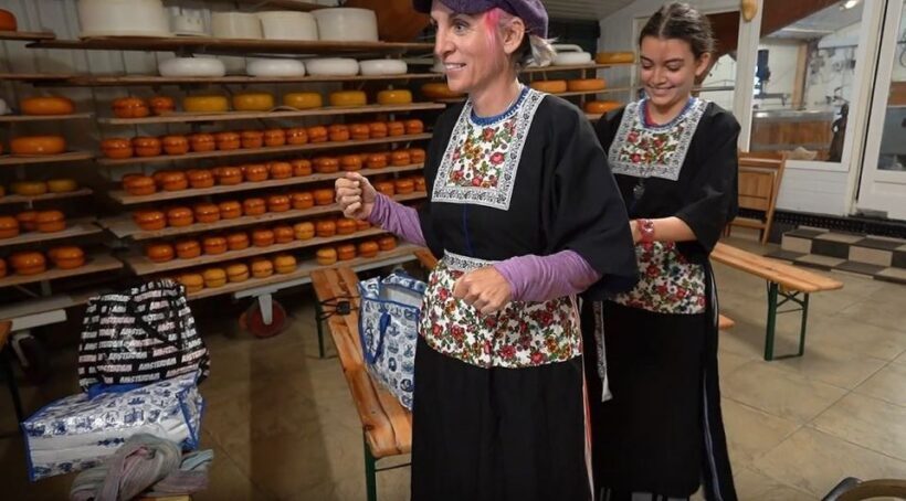 Volendam: Traditional Costume Photo with Cheese & Clog Tour - An In-Depth Review of the Experience