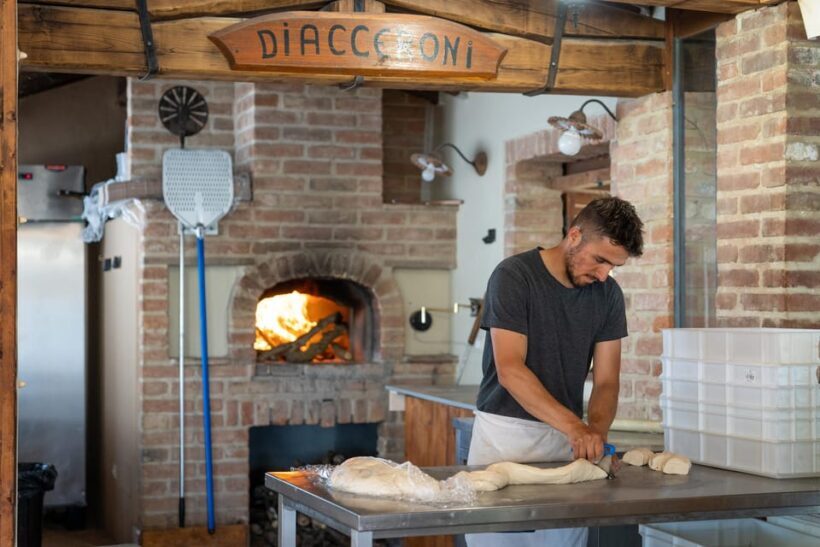 Volterra: Pizza Cooking Class in a tuscan farmhouse - Authentic Tuscan Hospitality and Learning