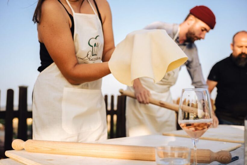 Volterra: Pizza Cooking Class in a tuscan farmhouse - The Sum Up
