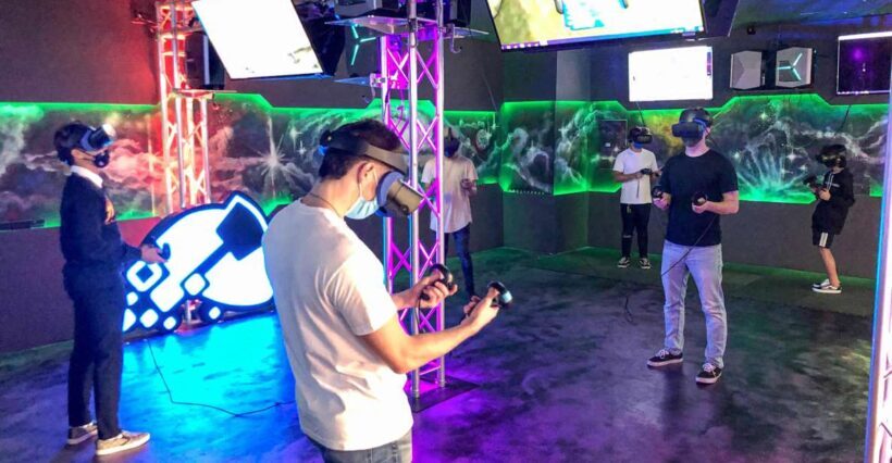 VR Immersive Gaming Experience - What to Expect During Your Visit