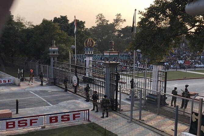 Wagah Border Retreat Ceremony With Traditional Dinner - FAQs