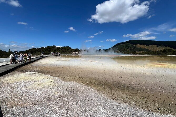 Wai-O-Tapu and Te Puia Day Trip Transport from Auckland - Transition to Maori Culture at Te Puia