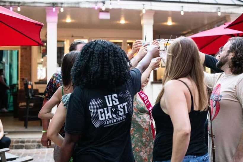 Waikiki Ghosts Boos and Booze Haunted Pub Crawl - Tour Itinerary and Experience Breakdown