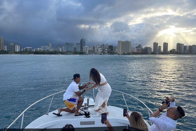Waikiki Sunset Boat Cruise - An Authentic Slice of Hawaiian Evening on the Water