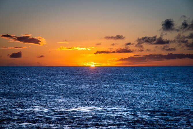 Waikiki Sunset Cocktail Cruise - Hilton Hawaiian Village - Who is This Cruise Best For?