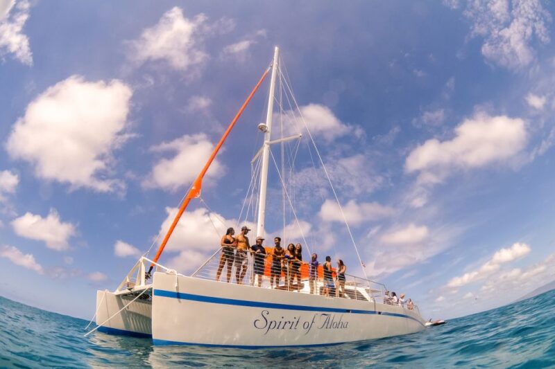 Waikiki Sunset Cocktail Cruise with Drinks and Appetizers - The Experience and Atmosphere