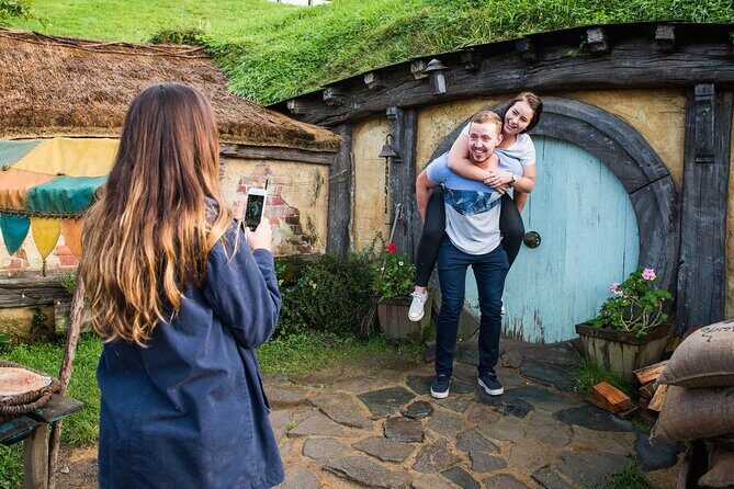 Waitomo Cave and Hobbiton Village Full Day Tour - What Past Travelers Say