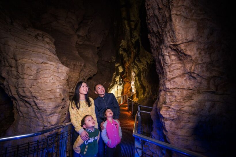 Waitomo: Ruakuri Cave 1.5 Hour Guided Tour - The Role of the Guides