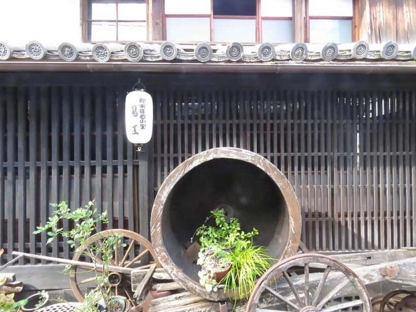 Wakayama: Kuroe Traditional Craft and Sake Tasting Tour - Key Points