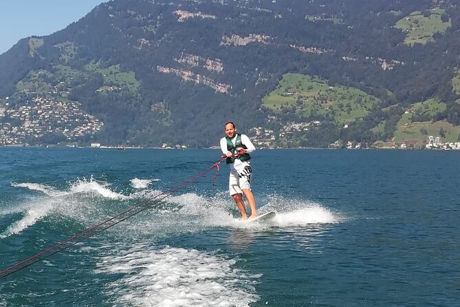 Wakeboarding Lake Zurich - morning ! - Safety and Comfort