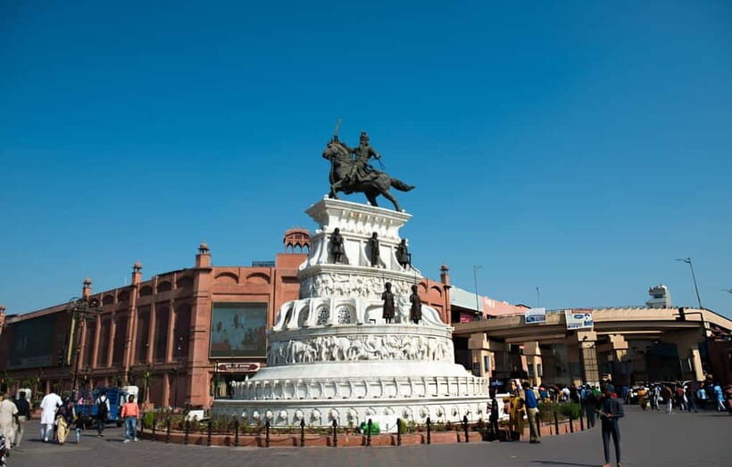 Walk and Explore Amritsar City: Guided Walking Tour by Foot - A Deep Dive into the Experience