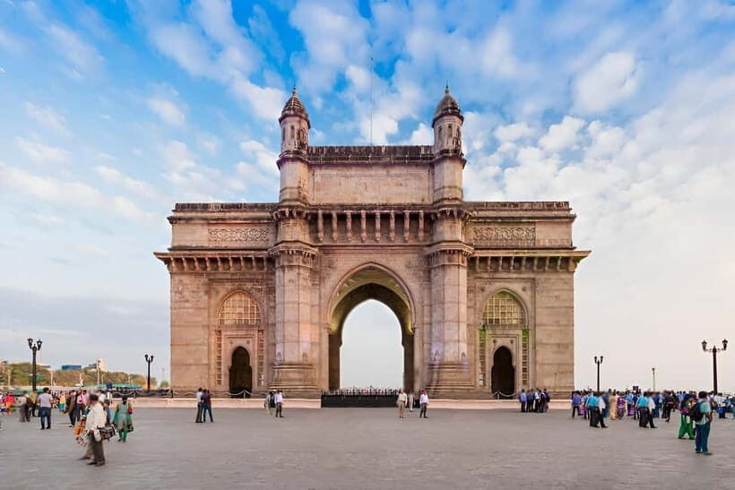 Walk and Explore Mumbai City: Guided Tour by Foot - An Honest Look at the Mumbai Walking Tour