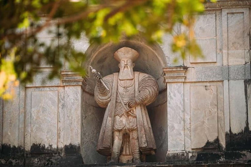 Walk and Explore Vasco Da Gama City: Guided Tour by Foot - A Practical Guide to the Vasco Da Gama Guided Walk