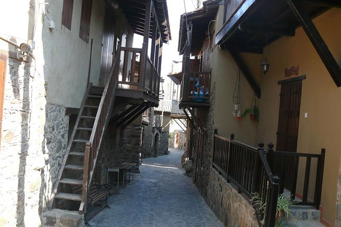 Walk on Artemis trail and in Old Kakopetria - Who Will Love This Tour