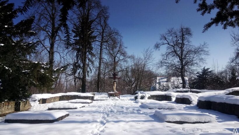 Walk to recent and aged spiritual sanctuaries near Budapest - Key Points