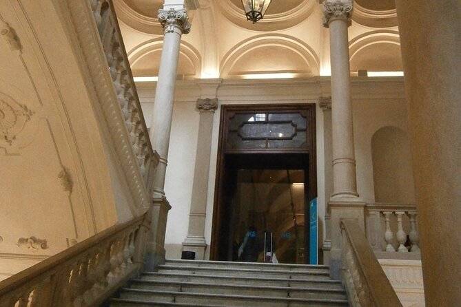 Walking Around Turin With a Local Guide - Reviewing Traveler Feedback and Ratings