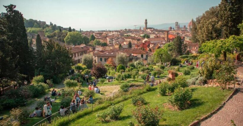 Walking Florence: Medici District, Piazza Repubblica & Duomo - An In-Depth Look at the Tour Experience