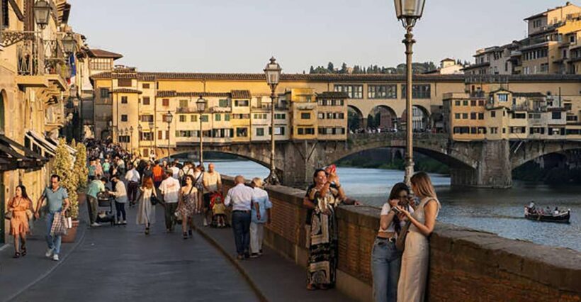Walking Florence: Medici Sites, Piazza Signoria, and Duomo - An In-Depth Look at the Tour Experience