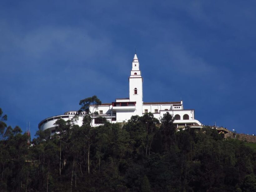 Walking Monserrate + guide 2 hrs VIP tickets skip the line - Key Points