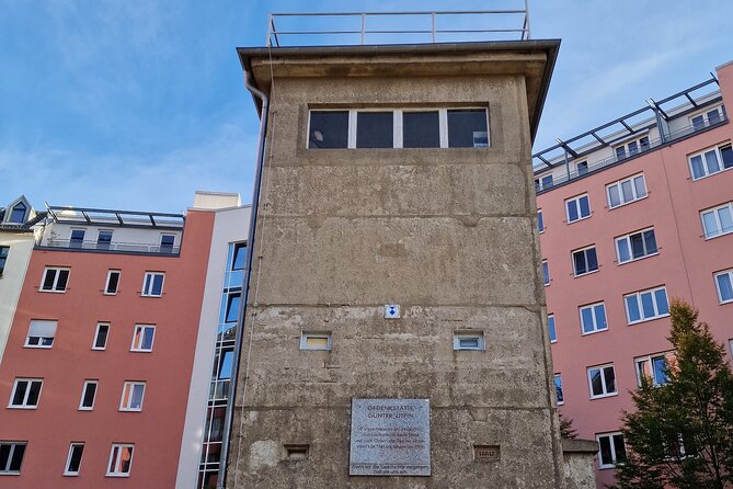 Walking on the Wall: 3-Hour Tour in Berlin - Guide Experience and Insights