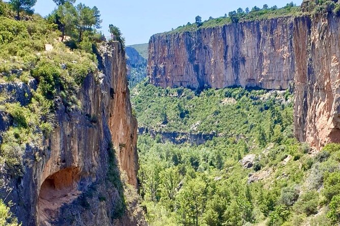 Walking the Famous Hanging Bridges of Chulilla - OFFICIAL GUIDE - Essential Items to Bring