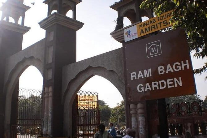 Walking Tour and Rickshaw Ride through The Bazaars of old Amritsar - Authenticity and Review Insights