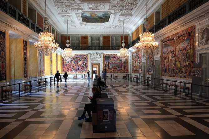 walking tour - Copenhagen and Christiansborg 3 hours - The Experience: What Travelers Can Expect