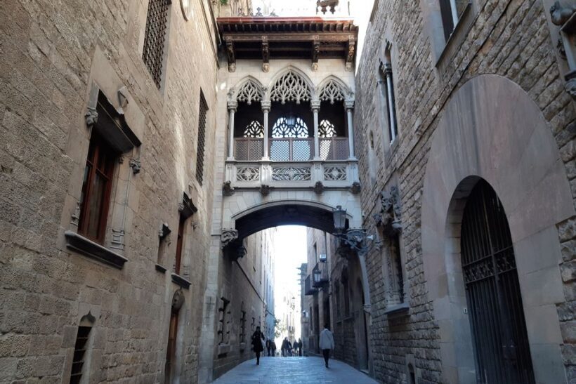 Walking Tour Gothic Quarter and Ramblas+Boat Trip - Who Is This Tour Best For?