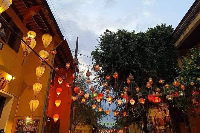 Walking Tour Hoi An city & Sampan Boat Ride with Colourful Lanterns,Night Market - Exploring Hoi An by Night: What to Expect