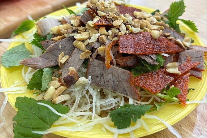 Walking Tour in Hanoi Old Quarter with Street Food & Coffee - An In-Depth Look at the Hanoi Old Quarter Food & Coffee Tour