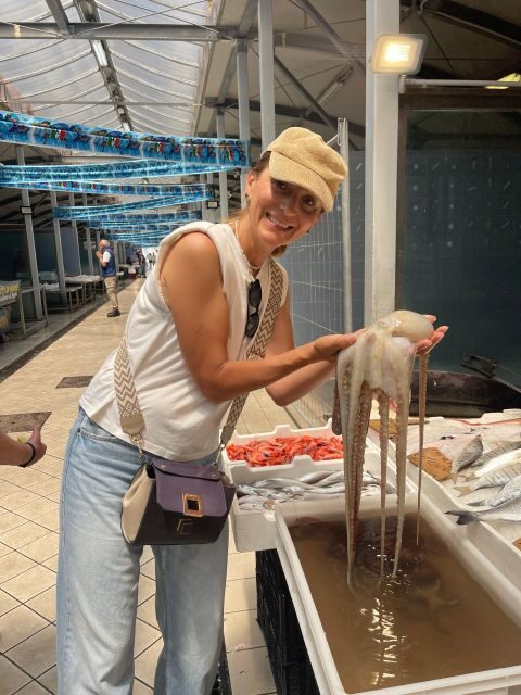 Walking tour in Naples - Exploring Naples on Foot: A Walk Through History and Flavors
