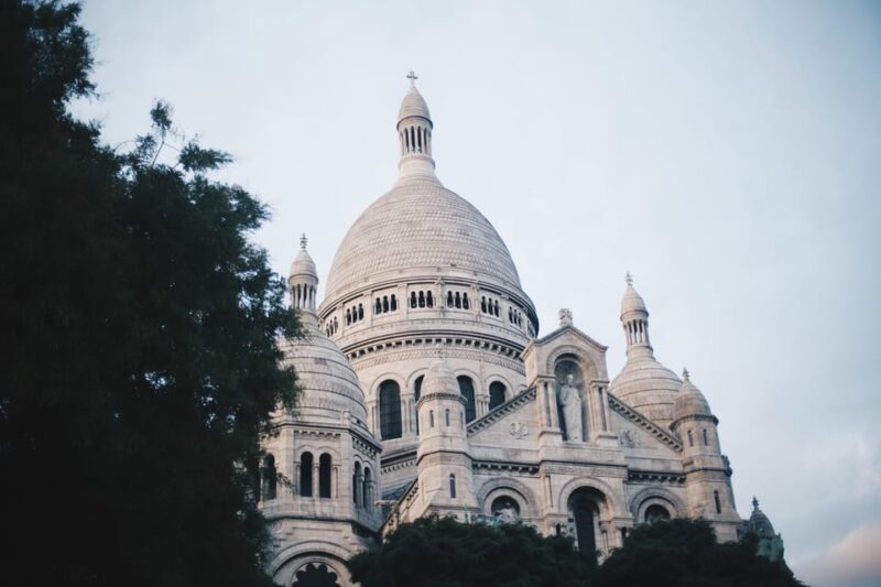 Walking Tour in Paris Montmartre with Tastings and Stories - Exploring the Heart of Montmartre: A Balanced Breakdown