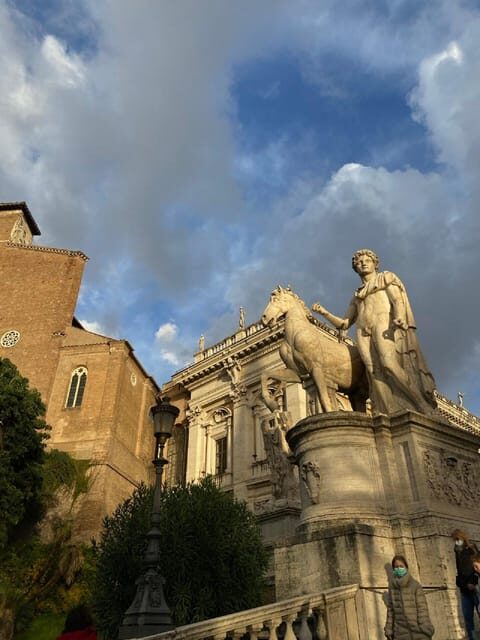 Walking tour in the center of Rome with an architect - A Practical Overview of the Experience