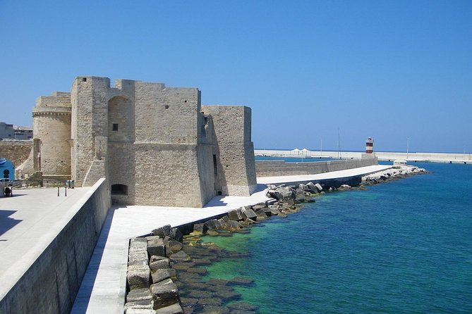 Walking tour in the wonderful Monopoli: Nice cosy Italian old town - The Sum Up