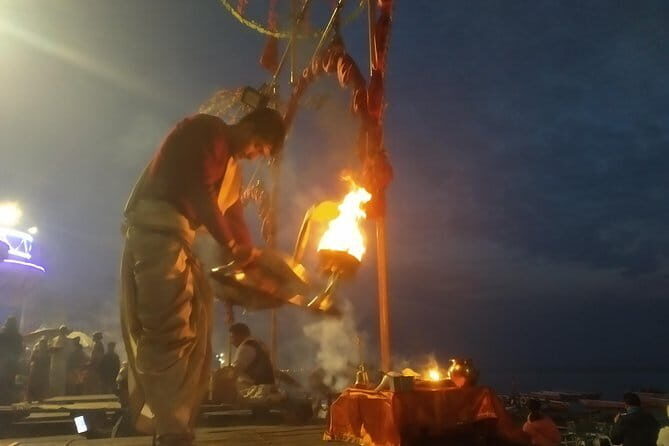Walking tour in Varanasi along the ghats (riverbank) in Morning - The Itinerary: A Step-by-Step Journey Through the Ghats