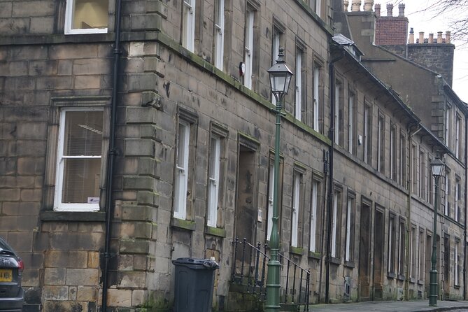 Walking Tour of Lancaster - Execution Slavery Industry - Significant Historical Buildings and Figures