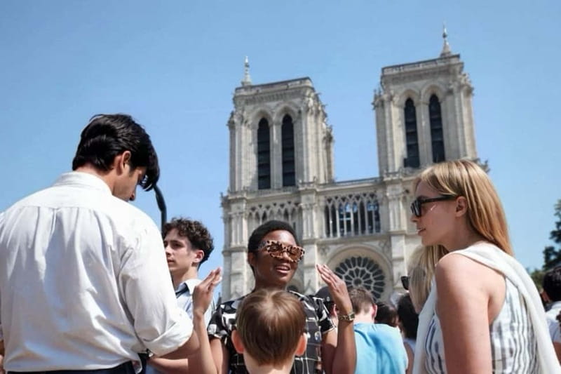 Walking Tour of Notre Dame Island and Sainte Chapelle Option - Key Points