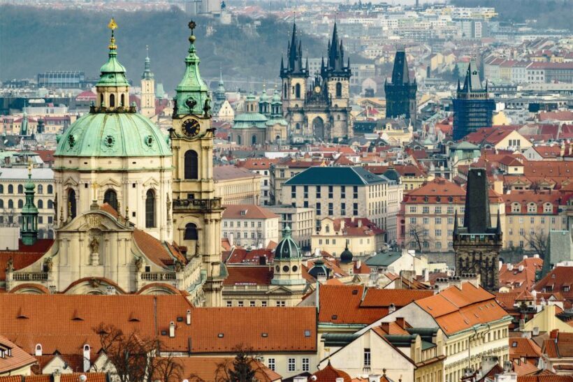 Walking tour of Prague in french: Old Town & Charles Bridge - Meeting Point and Duration