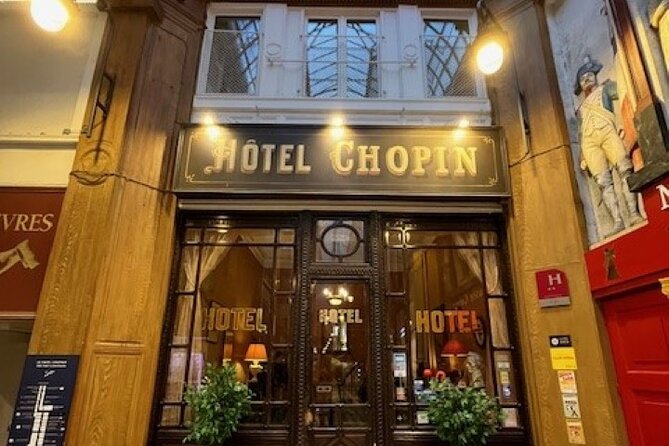 Walking tour of the Covered Passages of Paris -10 people max - Analyzing the Value