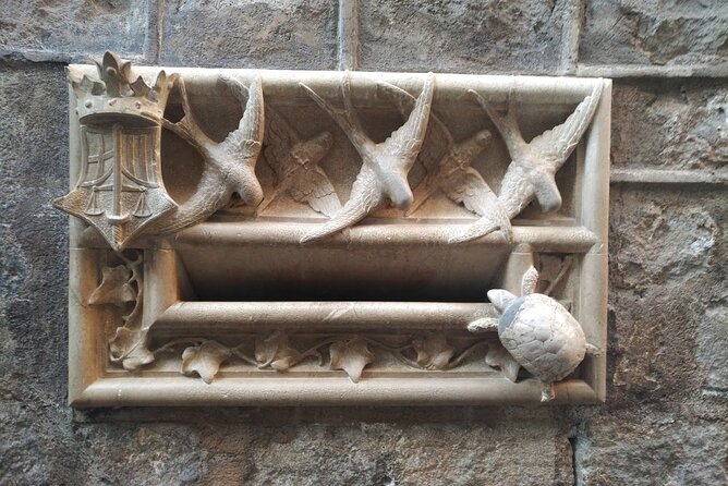 Walking Tour of the Gothic Quarter of Barcelona With Pintxos Tasting - Meeting and Pickup Information