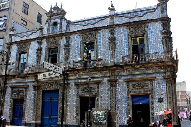 Walking Tour of the Historic Center in Mexico City - An In-Depth Look at the Experience