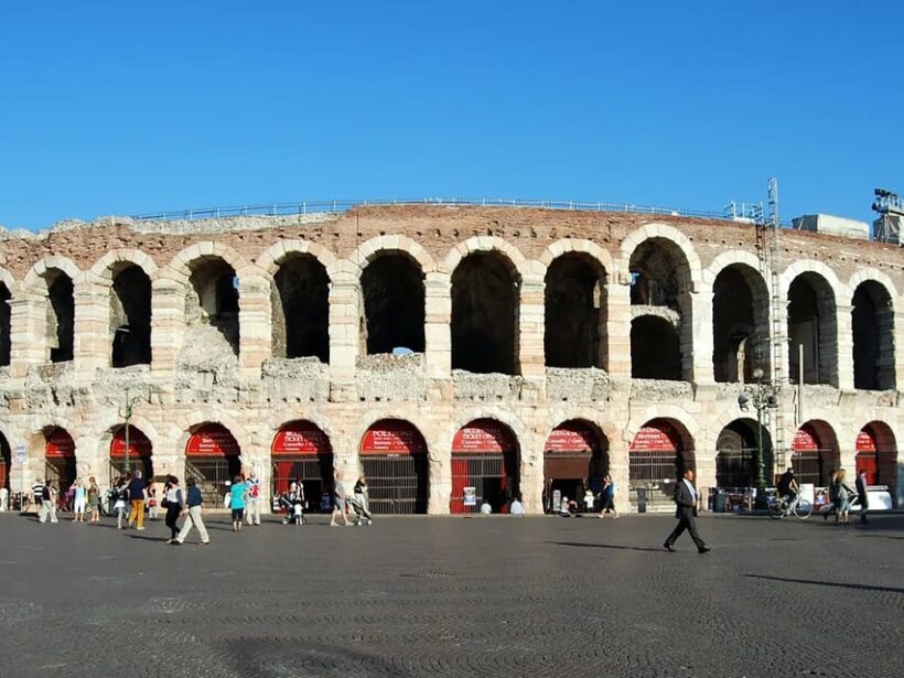 Walking Tour of Veronas Best: Arena and Historic Sights - Exploring Verona: A Walk Through History and Romance