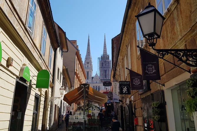 Walking tour of Zagreb - Sensory Delight at Dolac Market