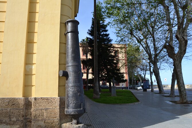 Walking Tour Through Cádiz: Stories From the Hand of a Local Guide - Hidden Gems and Local Insights